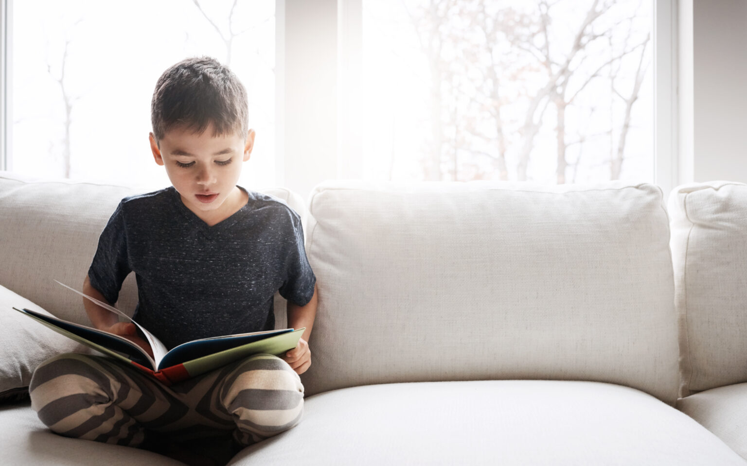 How to Develop Stronger Reading Habits - Oxford Learning
